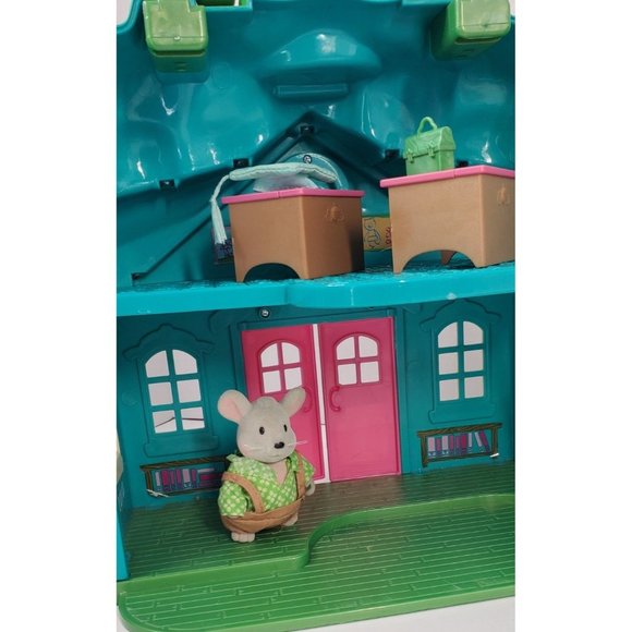 Battat | Toys | Lil Woodzeez Honeysuckle School House Play Set With ...